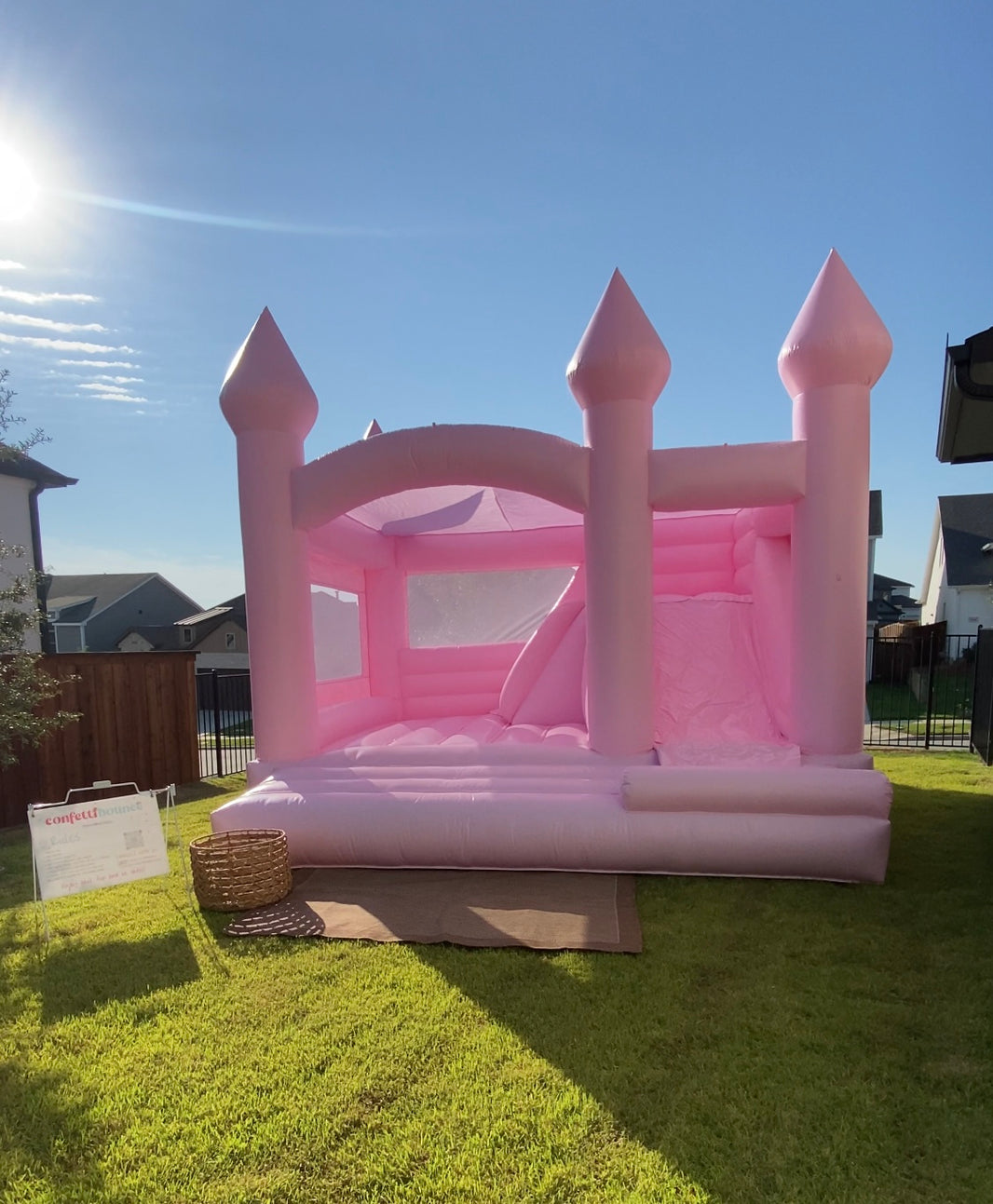 specialty modern bounce house – DFW Confetti Bounce